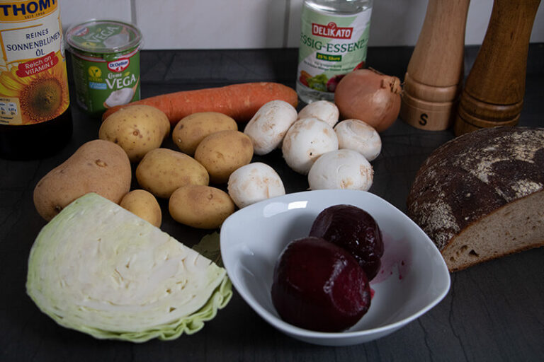 Vegetarischer Borschtsch | rote Bete Suppe