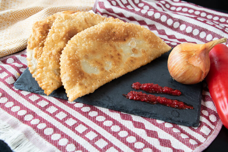 Chebureki / Tschebureki Rezept mit Hackfüllung | Oma's Rezept